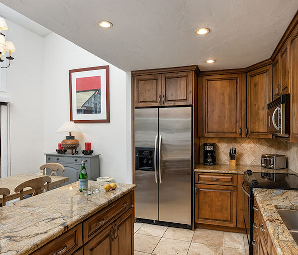 Vantage Point Condominiums - Vail Lionshead Lodging - CoralTree ...