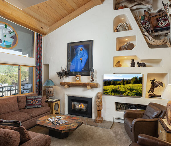 Vantage Point Condominiums - Vail Lionshead Lodging - CoralTree ...