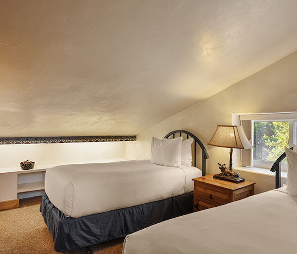Vantage Point Condominiums - Vail Lionshead Lodging - CoralTree ...